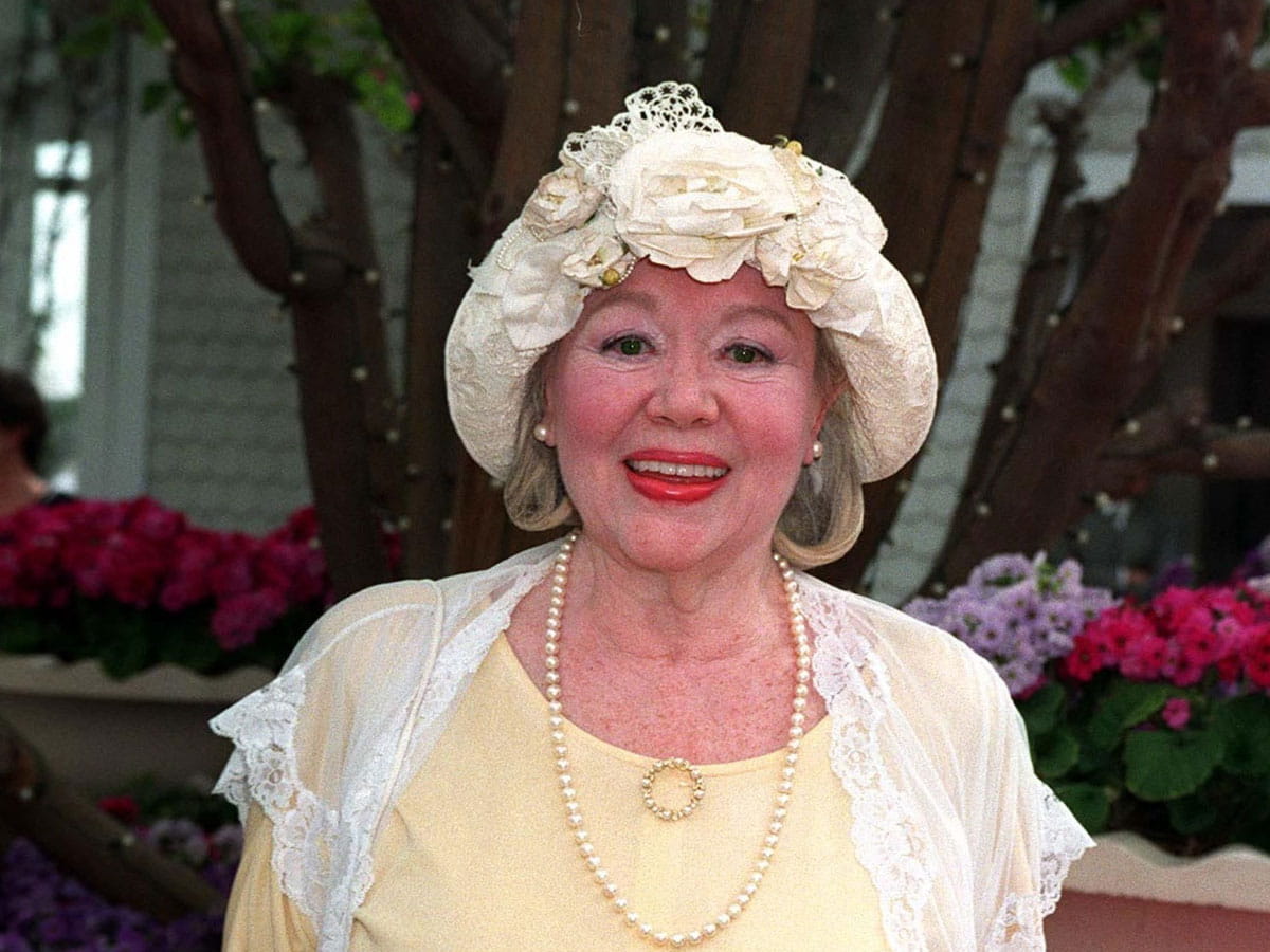 What religion was Glynis Johns? - Beliefnet