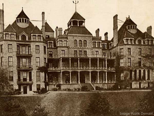 7 Haunted Hotels: Eerie Inns, Spooky Guests - Beliefnet