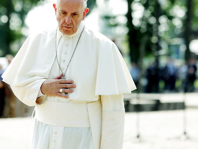 The Pope's Clothes, and What They Mean | Religious Clothing ...